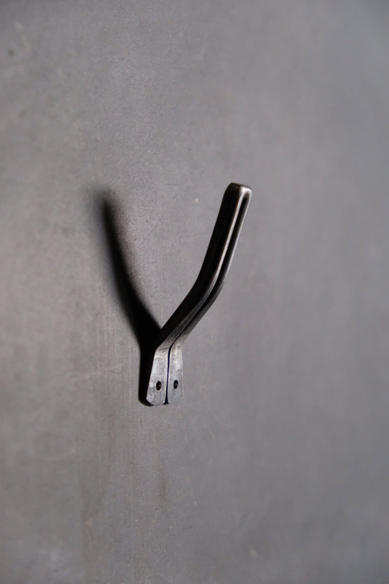 Doubled steel loop pull – Erica Moody | Fine Metal Work